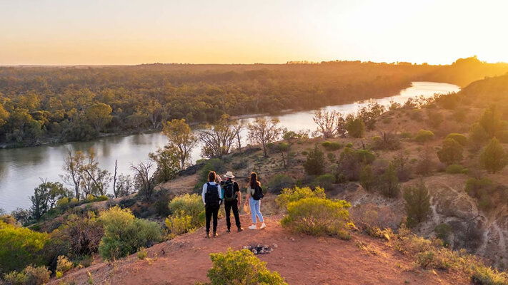 APT Australia Tours & Cruises - 2024-2026 Seasons
