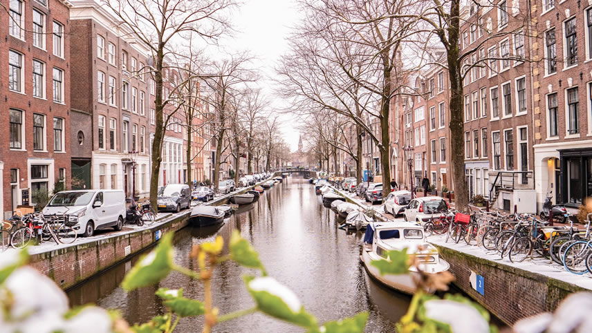 Amsterdam to Rome Vistas (Winter) - Contiki (20 Days From Amsterdam to ...