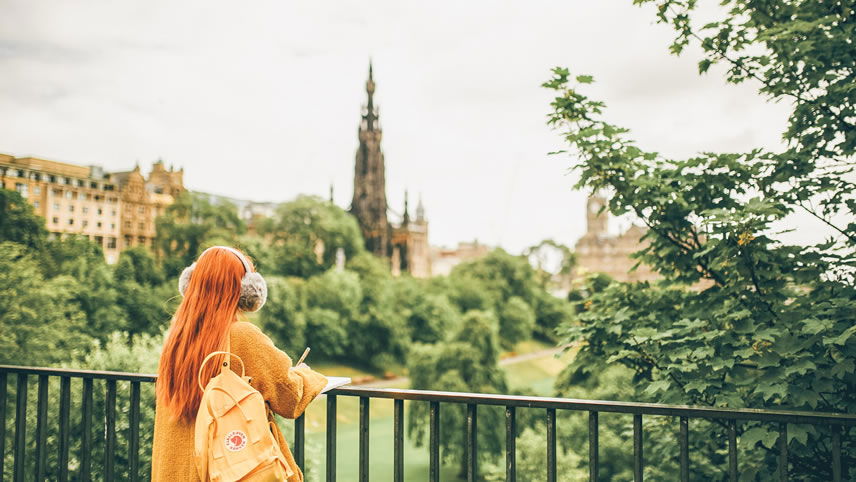 Edinburgh for Hogmanay (NYE) - Contiki (5 Days From Edinburgh to Edinburgh)