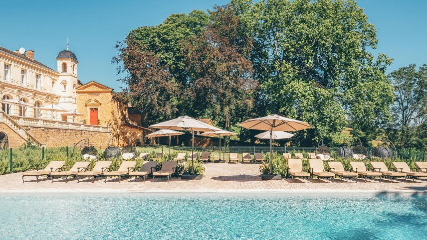 Food and Wine in a French Chateau - Contiki (4 Days From Lyon to Lyon)