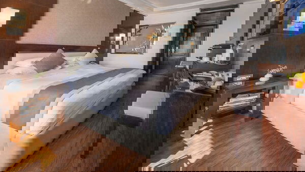 MS Farah - Reviews, Deckplans & Cruise Schedule - Avalon