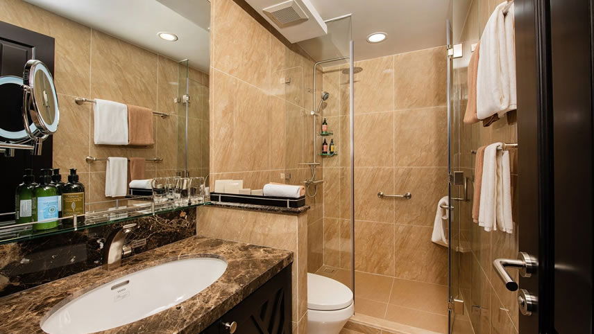 Fascinating Vietnam, Cambodia & The Mekong River - Avalon (13 Days From ...