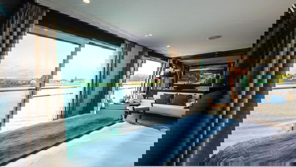 Avalon View - Reviews, Deckplans & Cruise Schedule - Avalon