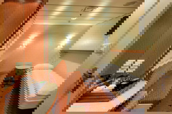 MS Maud - Reviews, Deckplans & Cruise Schedule - Hurtigruten