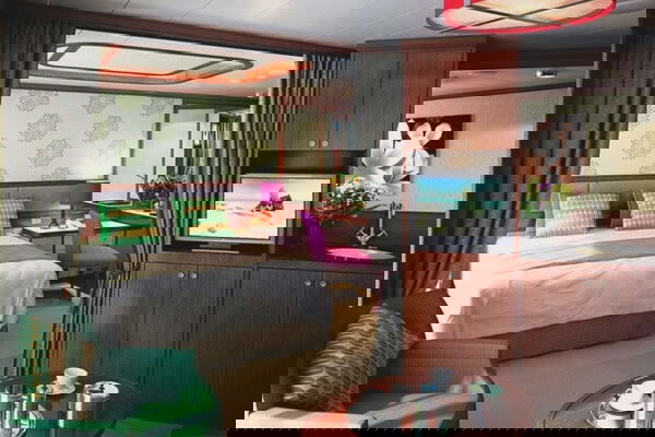 Azura - Reviews, Deckplans & Cruise Schedule - P&O Cruises Worldwide