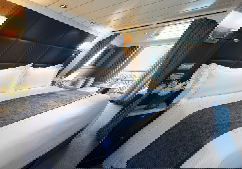 Seven Seas Navigator - Reviews, Deckplans & Cruise Schedule - Regent ...