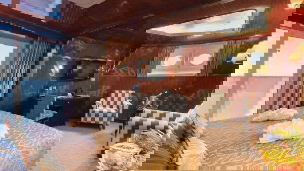 MS Caledonian Sky - Reviews, Deckplans & Cruise Schedule - Travelmarvel