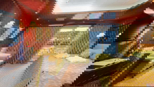 MS Caledonian Sky - Reviews, Deckplans & Cruise Schedule - Travelmarvel